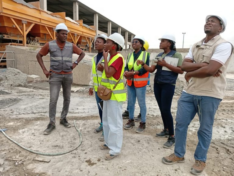 Faculdade de Ciências de Engenharias e Tecnologias: Qualidade e ...